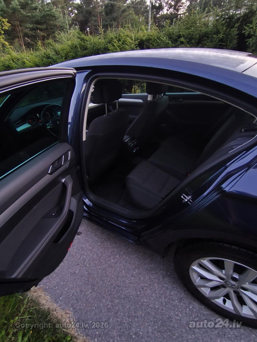Zils Volkswagen Passat 2015 Tallina, ar dzinēja tilpumu 1.80 L un nobraukumu 177 tūkst. km par 9900 €, foto 12 vietnē AUTOMOTO.COM.LV