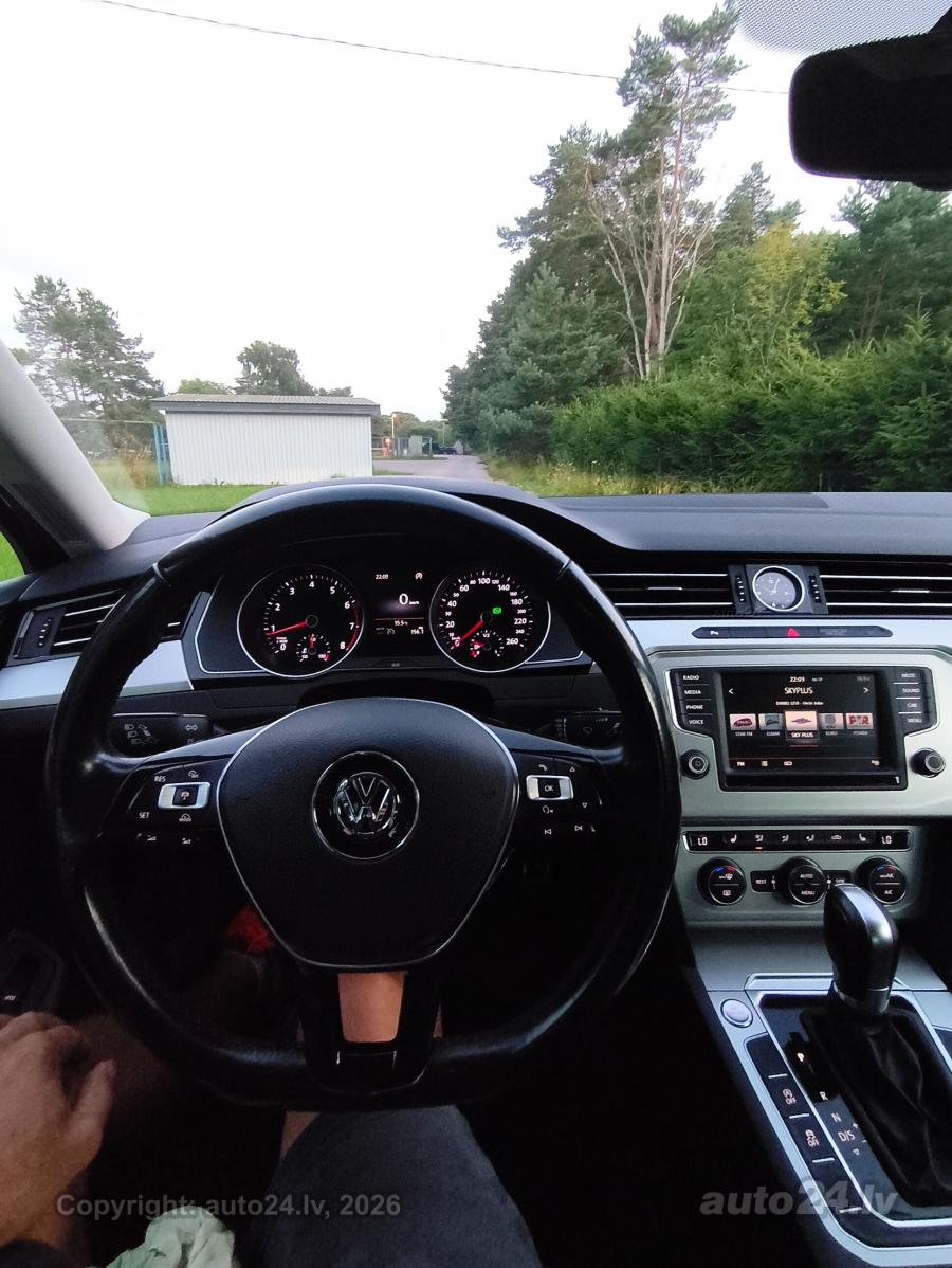 Zils Volkswagen Passat 2015 Tallina, ar dzinēja tilpumu 1.80 L un nobraukumu 177 tūkst. km par 9900 €, foto 13 vietnē AUTOMOTO.COM.LV