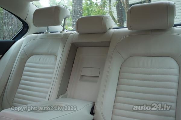 Blue Volkswagen Passat 2015 in Tallinn, with an engine capacity of 1.40 L and mileage of 203 thousand km for 9830 €, photo 11 on AUTOMOTO.COM.LV