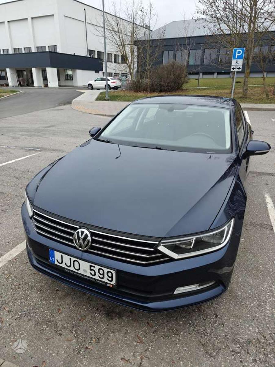 Blue Volkswagen Passat 2016 in Kaunas, with an engine capacity of 1.40 L and mileage of 120 thousand km for 10750 €, photo 6 on AUTOMOTO.COM.LV