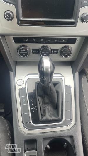 Zils Volkswagen Passat 2016 Kauņa, ar dzinēja tilpumu 1.40 L un nobraukumu 168 tūkst. km par 9200 €, foto 9 vietnē AUTOMOTO.COM.LV