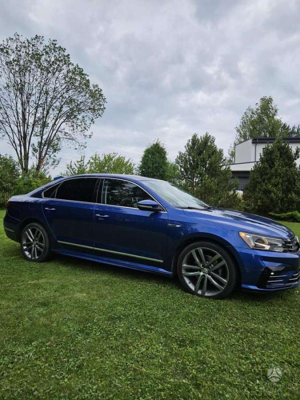 Blue Volkswagen Passat 2017 in Vilnius, with an engine capacity of 1.80 L and mileage of 151 thousand km for 10200 €, photo 7 on AUTOMOTO.COM.LV