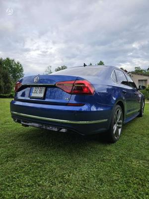 Blue Volkswagen Passat 2017 in Vilnius, with an engine capacity of 1.80 L and mileage of 151 thousand km for 10200 €, photo 9 on AUTOMOTO.COM.LV