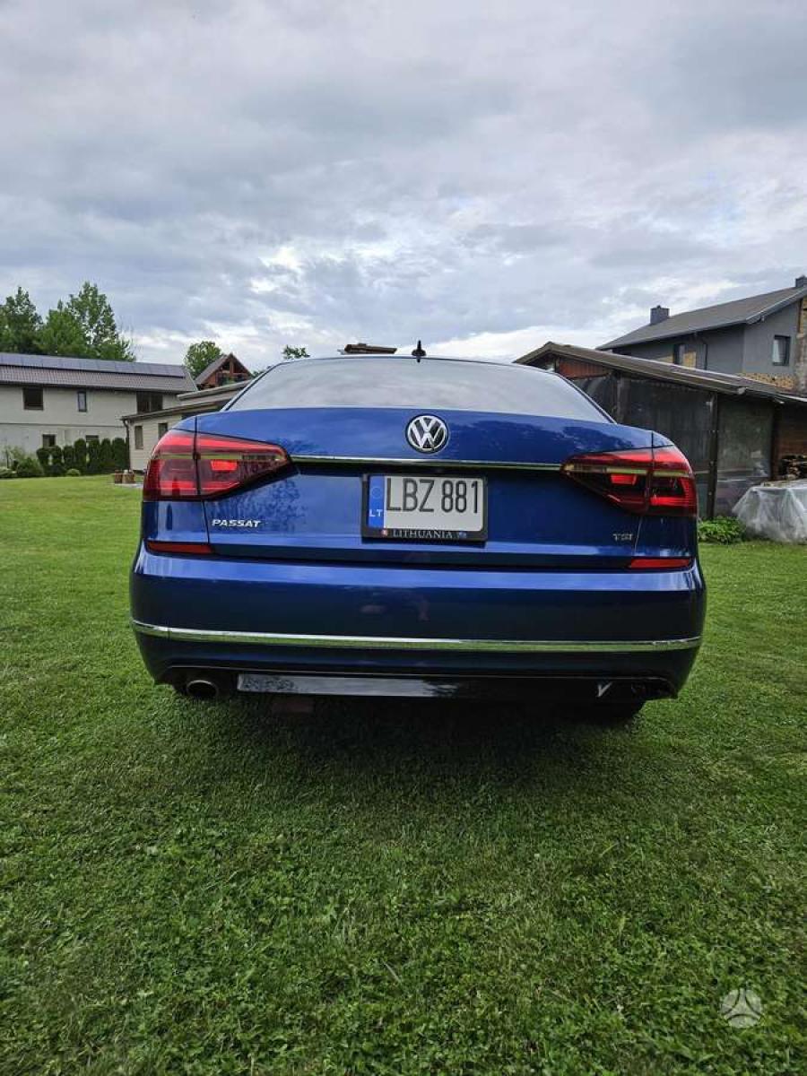 Blue Volkswagen Passat 2017 in Vilnius, with an engine capacity of 1.80 L and mileage of 151 thousand km for 10200 €, photo 16 on AUTOMOTO.COM.LV
