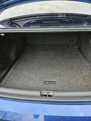 Blue Volkswagen Passat 2017 in Vilnius, with an engine capacity of 1.80 L and mileage of 151 thousand km for 10200 €, photo 20 on AUTOMOTO.COM.LV