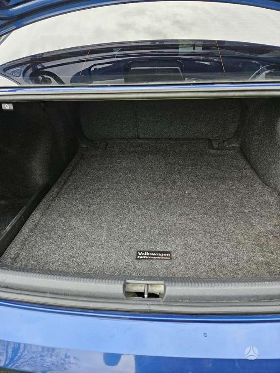Blue Volkswagen Passat 2017 in Vilnius, with an engine capacity of 1.80 L and mileage of 151 thousand km for 10200 €, photo 20 on AUTOMOTO.COM.LV