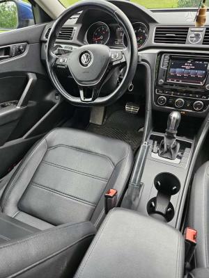 Blue Volkswagen Passat 2017 in Vilnius, with an engine capacity of 1.80 L and mileage of 151 thousand km for 10200 €, photo 24 on AUTOMOTO.COM.LV