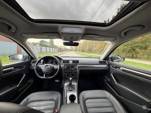 Blue Volkswagen Passat 2017 in Kaunas, with an engine capacity of 1.80 L and mileage of 292 thousand km for 6950 €, photo 3 on AUTOMOTO.COM.LV