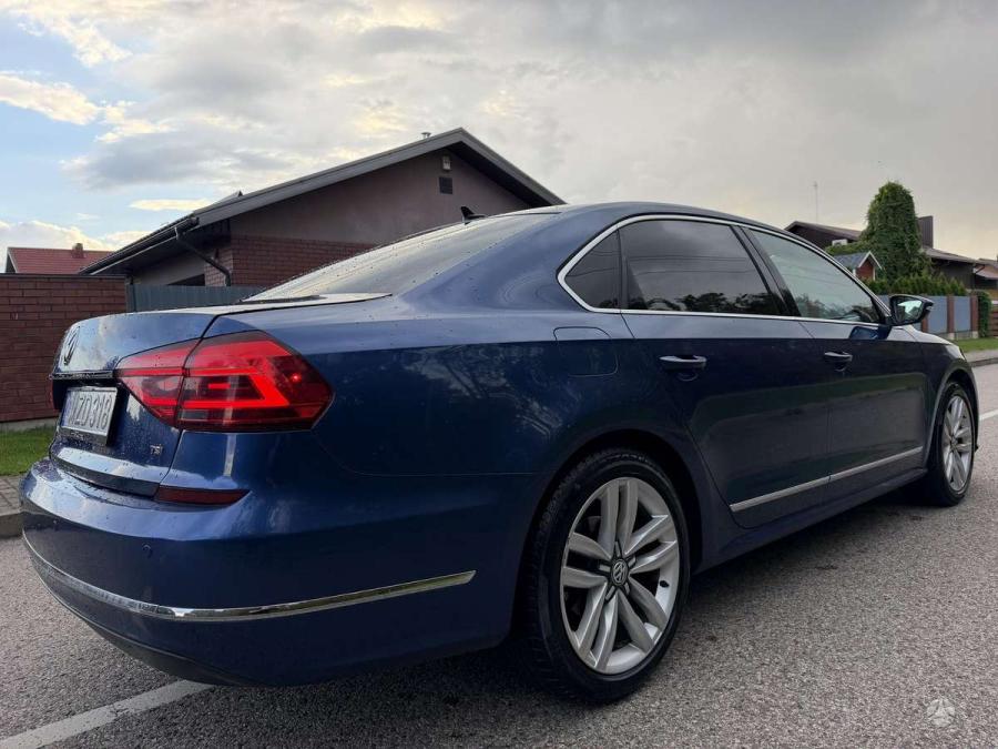 Blue Volkswagen Passat 2017 in Kaunas, with an engine capacity of 1.80 L and mileage of 292 thousand km for 6950 €, photo 7 on AUTOMOTO.COM.LV