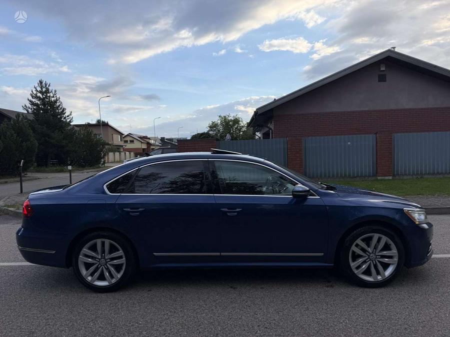 Blue Volkswagen Passat 2017 in Kaunas, with an engine capacity of 1.80 L and mileage of 292 thousand km for 6950 €, photo 9 on AUTOMOTO.COM.LV
