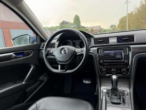 Blue Volkswagen Passat 2017 in Kaunas, with an engine capacity of 1.80 L and mileage of 292 thousand km for 6950 €, photo 12 on AUTOMOTO.COM.LV