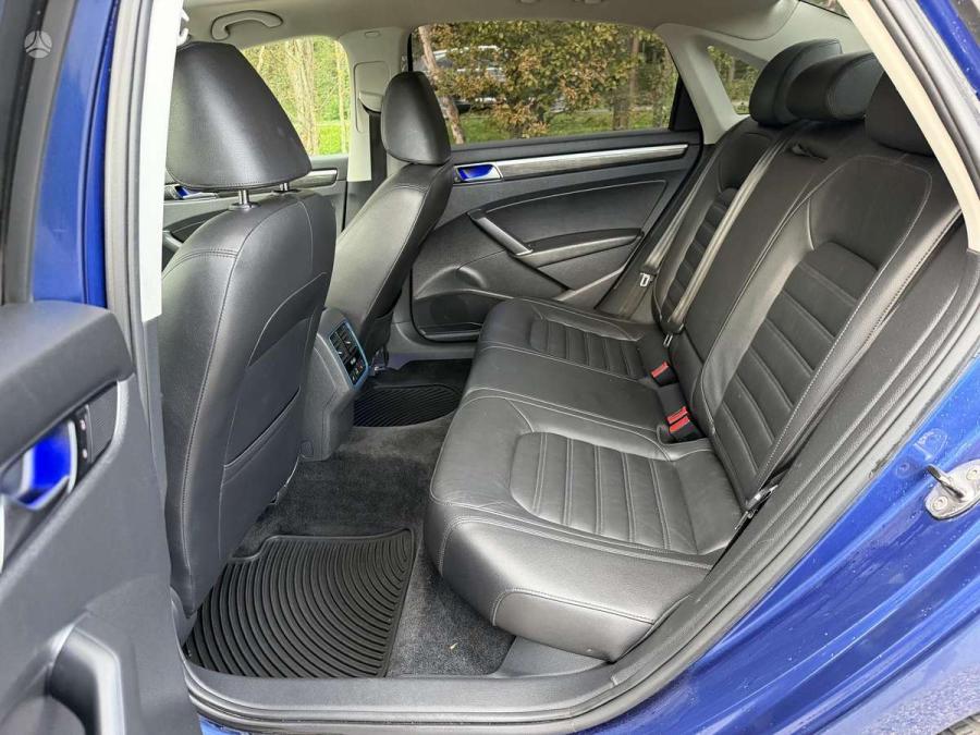 Blue Volkswagen Passat 2017 in Kaunas, with an engine capacity of 1.80 L and mileage of 292 thousand km for 6950 €, photo 14 on AUTOMOTO.COM.LV