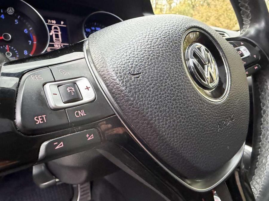 Blue Volkswagen Passat 2017 in Kaunas, with an engine capacity of 1.80 L and mileage of 292 thousand km for 6950 €, photo 19 on AUTOMOTO.COM.LV