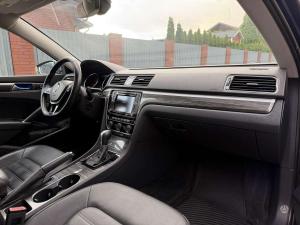 Blue Volkswagen Passat 2017 in Kaunas, with an engine capacity of 1.80 L and mileage of 292 thousand km for 6950 €, photo 25 on AUTOMOTO.COM.LV