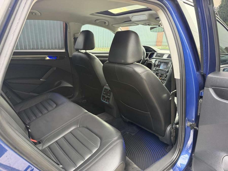 Blue Volkswagen Passat 2017 in Kaunas, with an engine capacity of 1.80 L and mileage of 292 thousand km for 6950 €, photo 26 on AUTOMOTO.COM.LV
