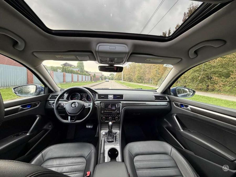 Blue Volkswagen Passat 2017 in Kaunas, with an engine capacity of 1.80 L and mileage of 292 thousand km for 6650 €, photo 3 on AUTOMOTO.COM.LV