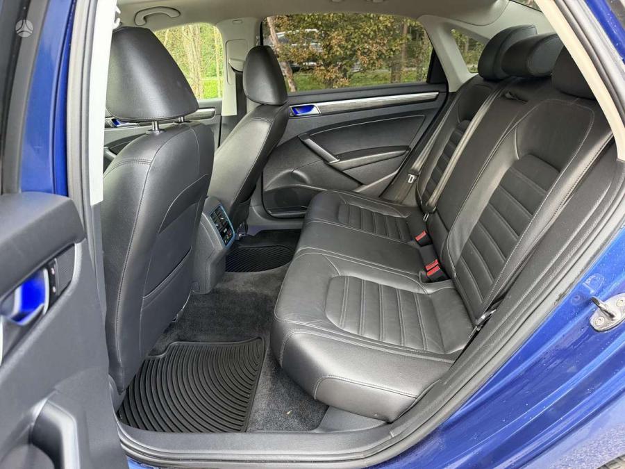 Blue Volkswagen Passat 2017 in Kaunas, with an engine capacity of 1.80 L and mileage of 292 thousand km for 6650 €, photo 14 on AUTOMOTO.COM.LV
