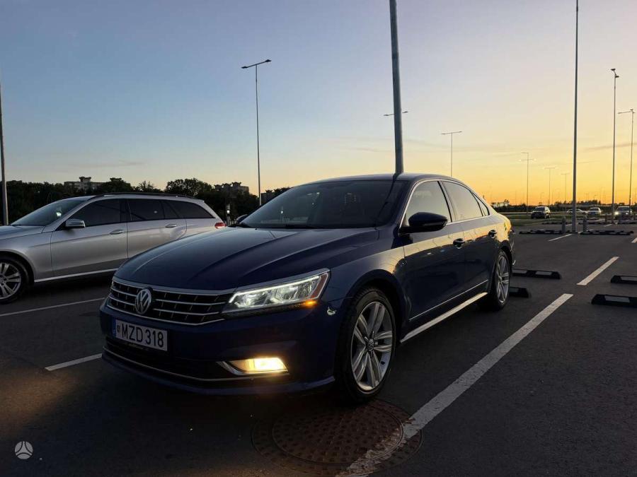 Blue Volkswagen Passat 2017 in Kaunas, with an engine capacity of 1.80 L and mileage of 292 thousand km for 6650 €, photo 30 on AUTOMOTO.COM.LV
