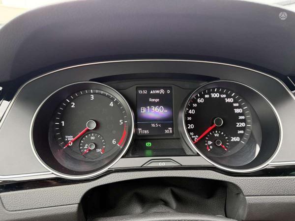 Blue Volkswagen Passat 2017 in Riga, with an engine capacity of 1.97 L and mileage of 72 thousand km for 13400 €, photo 9 on AUTOMOTO.COM.LV