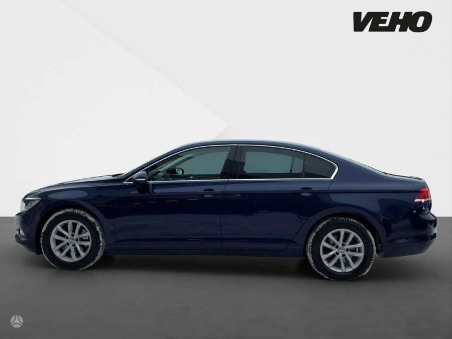Blue Volkswagen Passat 2018 in Vilnius, with an engine capacity of 1.40 L and mileage of 101 thousand km for 13900 €, photo 2 on AUTOMOTO.COM.LV