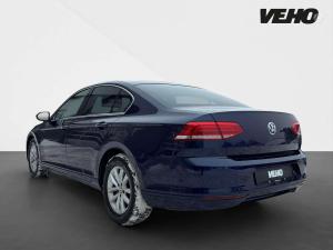 Blue Volkswagen Passat 2018 in Vilnius, with an engine capacity of 1.40 L and mileage of 101 thousand km for 13900 €, photo 3 on AUTOMOTO.COM.LV
