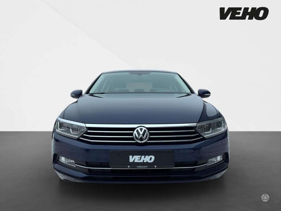 Blue Volkswagen Passat 2018 in Vilnius, with an engine capacity of 1.40 L and mileage of 101 thousand km for 13900 €, photo 8 on AUTOMOTO.COM.LV