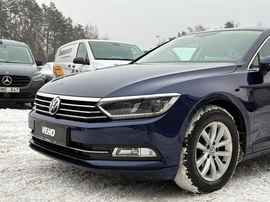 Blue Volkswagen Passat 2018 in Vilnius, with an engine capacity of 1.40 L and mileage of 101 thousand km for 13900 €, photo 9 on AUTOMOTO.COM.LV