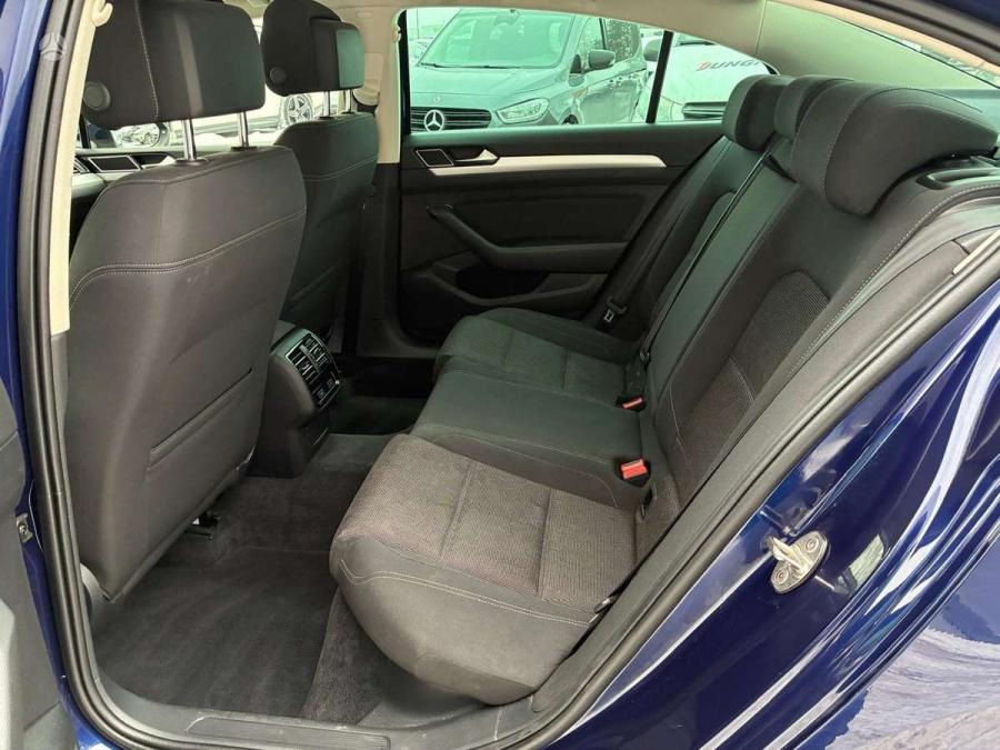 Blue Volkswagen Passat 2018 in Vilnius, with an engine capacity of 1.40 L and mileage of 101 thousand km for 13900 €, photo 14 on AUTOMOTO.COM.LV