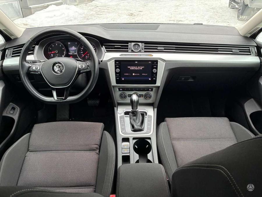 Blue Volkswagen Passat 2018 in Vilnius, with an engine capacity of 1.40 L and mileage of 101 thousand km for 13900 €, photo 15 on AUTOMOTO.COM.LV