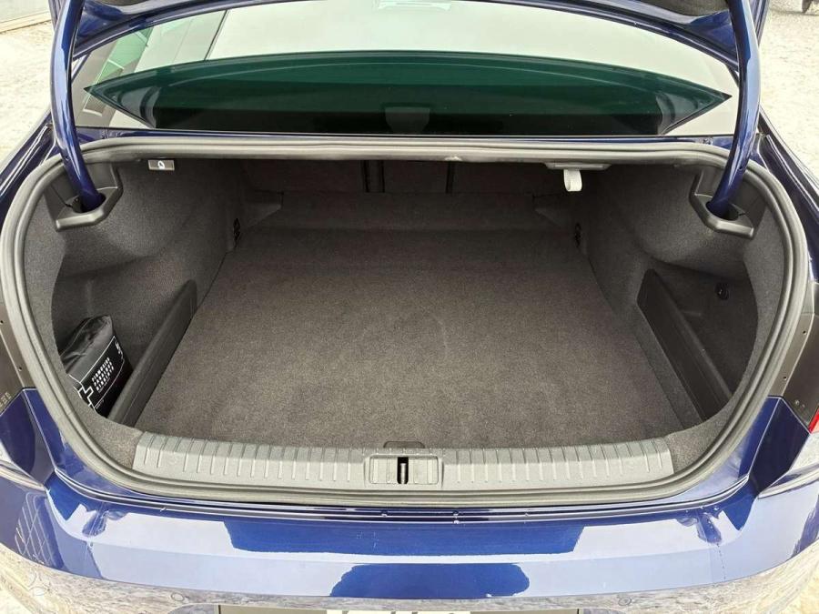 Blue Volkswagen Passat 2018 in Vilnius, with an engine capacity of 1.40 L and mileage of 101 thousand km for 13900 €, photo 25 on AUTOMOTO.COM.LV