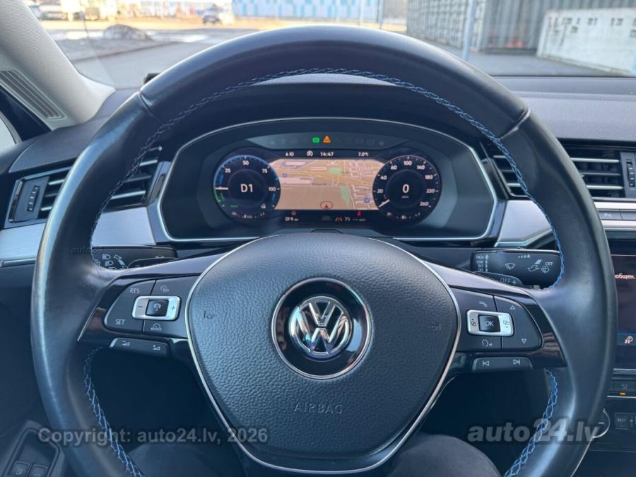 Blue Volkswagen Passat 2018 in Tallinn, with an engine capacity of 1.40 L and mileage of 127 thousand km for 17900 €, photo 6 on AUTOMOTO.COM.LV