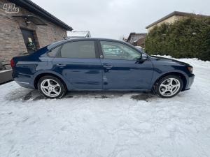 Blue Volkswagen Passat 2019 in Siauliai, with an engine capacity of 2.00 L and mileage of 58 thousand km for 11500 €, photo 3 on AUTOMOTO.COM.LV