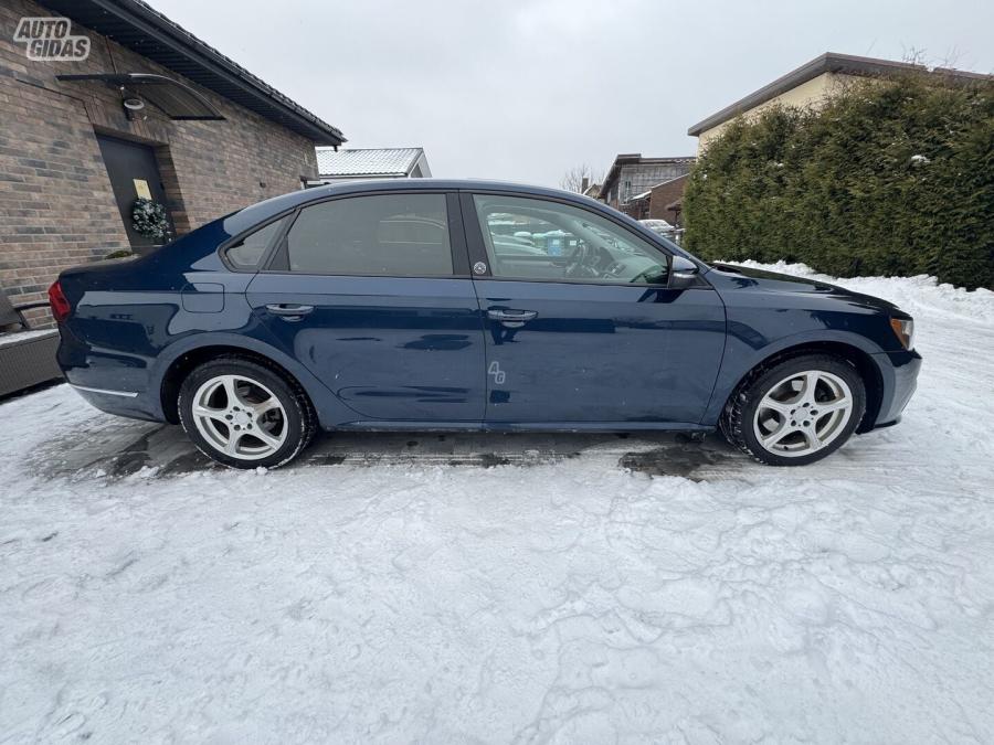 Blue Volkswagen Passat 2019 in Siauliai, with an engine capacity of 2.00 L and mileage of 58 thousand km for 11500 €, photo 3 on AUTOMOTO.COM.LV