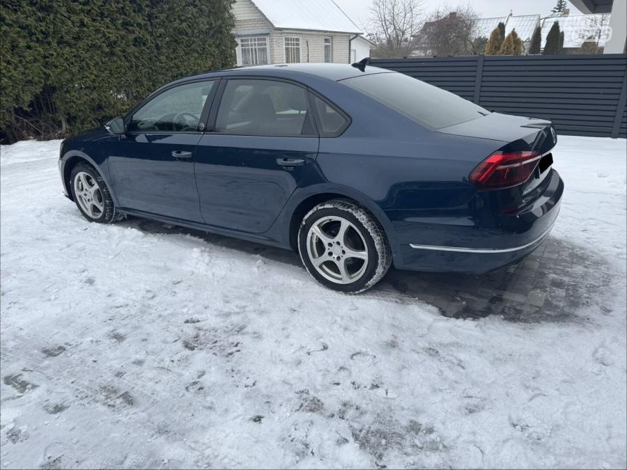 Blue Volkswagen Passat 2019 in Siauliai, with an engine capacity of 2.00 L and mileage of 58 thousand km for 11500 €, photo 6 on AUTOMOTO.COM.LV