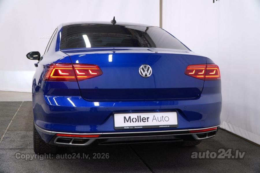 Blue Volkswagen Passat 2019 in Tallinn, with an engine capacity of 2.00 L and mileage of 152 thousand km for 22900 €, photo 7 on AUTOMOTO.COM.LV