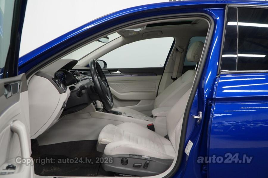 Blue Volkswagen Passat 2019 in Tallinn, with an engine capacity of 2.00 L and mileage of 152 thousand km for 22900 €, photo 9 on AUTOMOTO.COM.LV