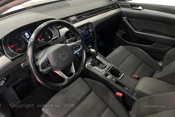 Blue Volkswagen Passat 2021 in Parnu, with an engine capacity of 1.50 L and mileage of 95 thousand km for 19490 €, photo 11 on AUTOMOTO.COM.LV