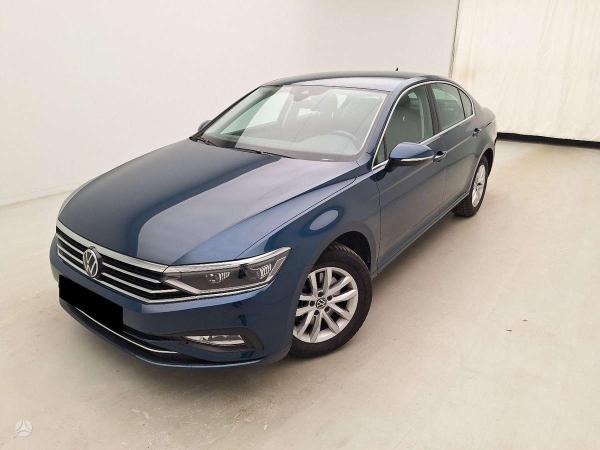 Blue Volkswagen Passat 2021 in Vilnius, with an engine capacity of 1.50 L and mileage of 97 thousand km for 18634 €, photo 1 on AUTOMOTO.COM.LV