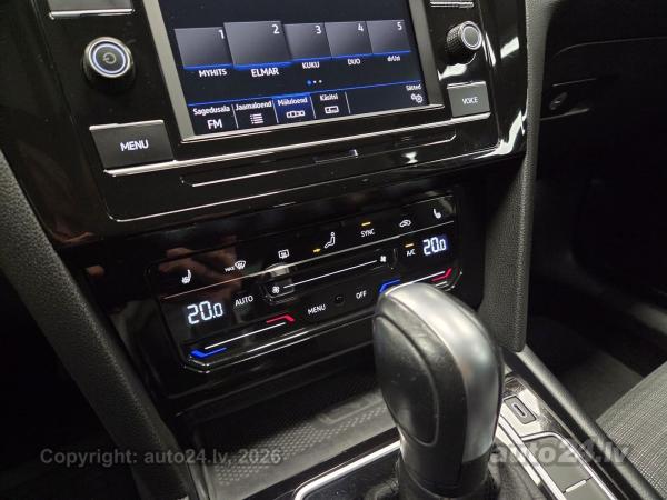 Zils Volkswagen Passat 2021 Tallina, ar dzinēja tilpumu 1.50 L un nobraukumu 207 tūkst. km par 15900 €, foto 10 vietnē AUTOMOTO.COM.LV