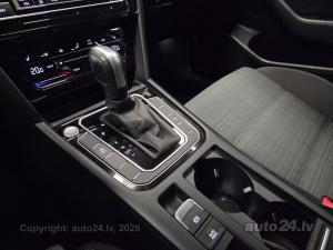 Zils Volkswagen Passat 2021 Tallina, ar dzinēja tilpumu 1.50 L un nobraukumu 207 tūkst. km par 15900 €, foto 12 vietnē AUTOMOTO.COM.LV
