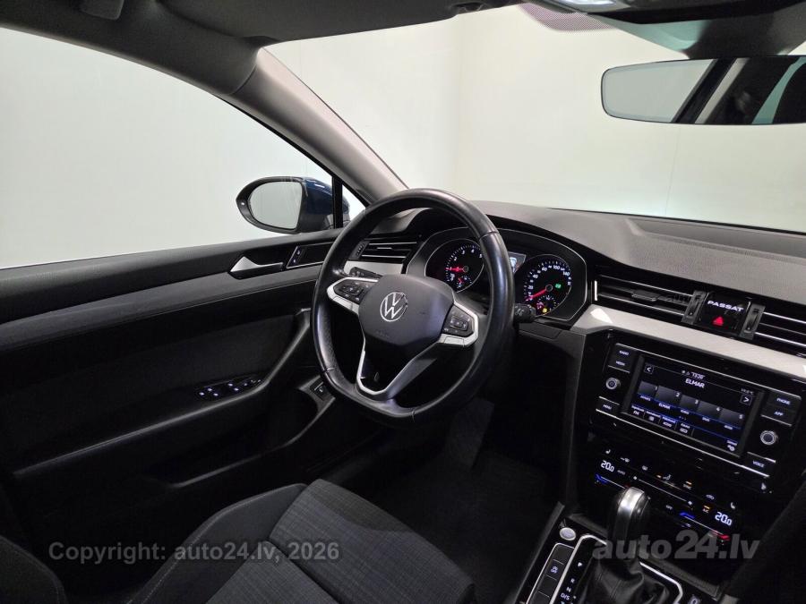 Zils Volkswagen Passat 2021 Tallina, ar dzinēja tilpumu 1.50 L un nobraukumu 207 tūkst. km par 15900 €, foto 13 vietnē AUTOMOTO.COM.LV