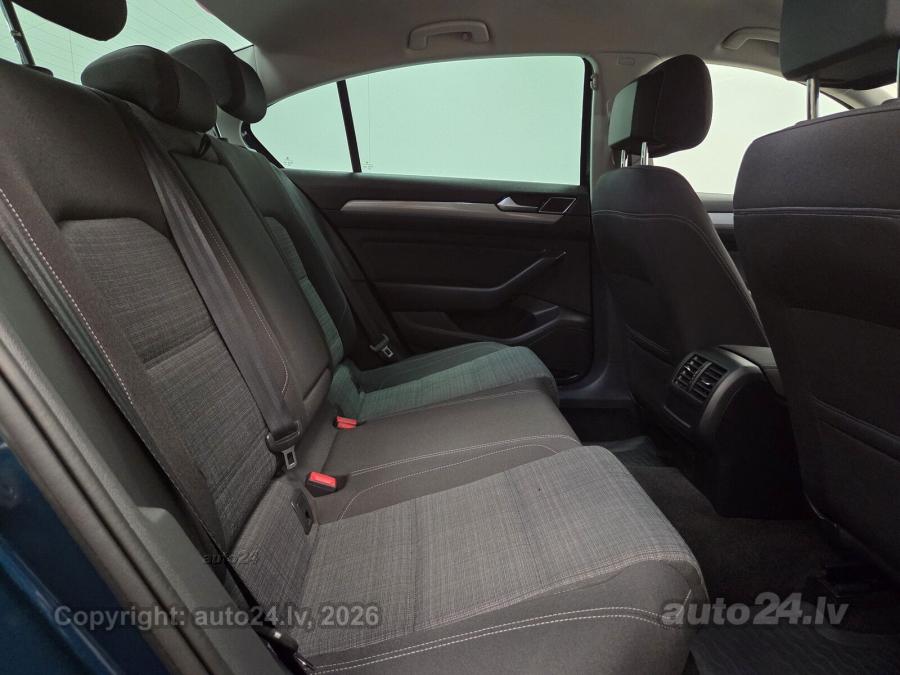 Zils Volkswagen Passat 2021 Tallina, ar dzinēja tilpumu 1.50 L un nobraukumu 207 tūkst. km par 15900 €, foto 19 vietnē AUTOMOTO.COM.LV