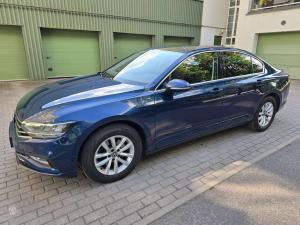 Blue Volkswagen Passat 2021 in Vilnius, with an engine capacity of 1.50 L and mileage of 66 thousand km for 19000 €, photo 3 on AUTOMOTO.COM.LV