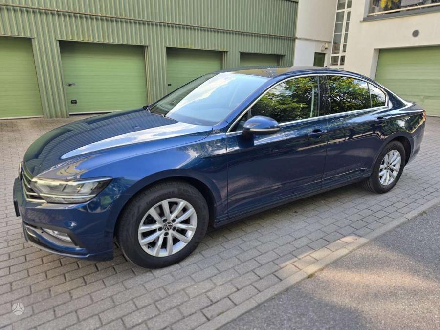 Blue Volkswagen Passat 2021 in Vilnius, with an engine capacity of 1.50 L and mileage of 66 thousand km for 19000 €, photo 3 on AUTOMOTO.COM.LV