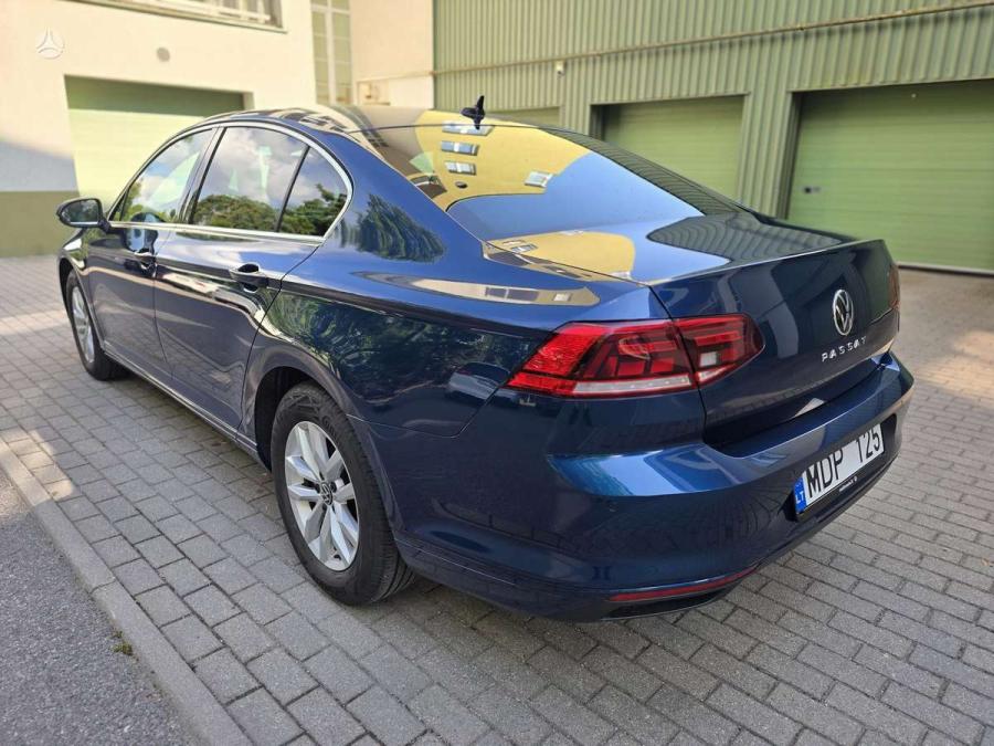 Blue Volkswagen Passat 2021 in Vilnius, with an engine capacity of 1.50 L and mileage of 66 thousand km for 19000 €, photo 5 on AUTOMOTO.COM.LV