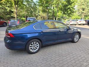 Blue Volkswagen Passat 2021 in Vilnius, with an engine capacity of 1.50 L and mileage of 66 thousand km for 19000 €, photo 6 on AUTOMOTO.COM.LV