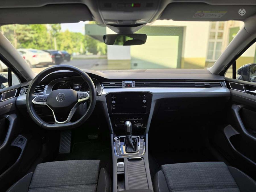 Blue Volkswagen Passat 2021 in Vilnius, with an engine capacity of 1.50 L and mileage of 66 thousand km for 19000 €, photo 11 on AUTOMOTO.COM.LV