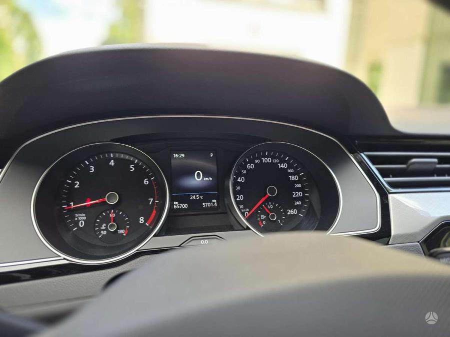 Blue Volkswagen Passat 2021 in Vilnius, with an engine capacity of 1.50 L and mileage of 66 thousand km for 19000 €, photo 15 on AUTOMOTO.COM.LV