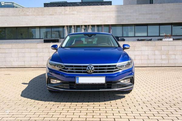 Blue Volkswagen Passat 2021 in Vilnius, with an engine capacity of 1.50 L and mileage of 115 thousand km for 19000 €, photo 5 on AUTOMOTO.COM.LV