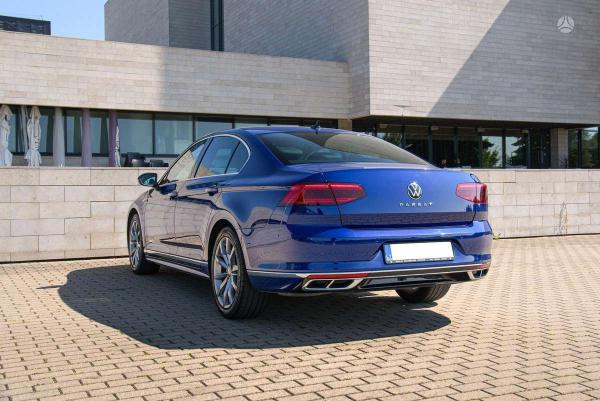Blue Volkswagen Passat 2021 in Vilnius, with an engine capacity of 1.50 L and mileage of 115 thousand km for 19000 €, photo 6 on AUTOMOTO.COM.LV